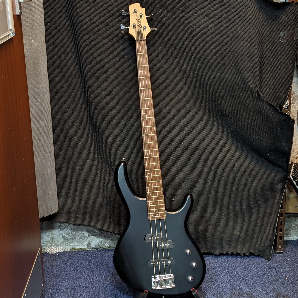 Cort Action PJ Bass - Own4Less